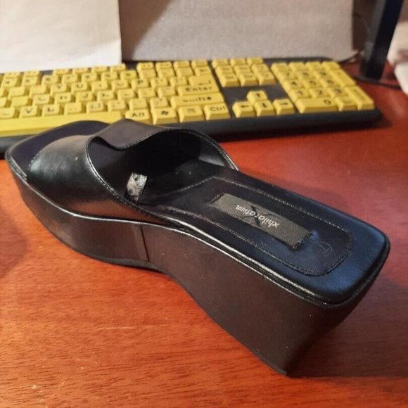 Xhilaration | Shoes | Xhilaration Black Platform Slide Sandals Size 75 ...